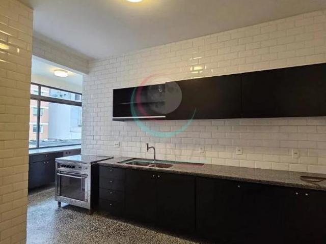 Apartamento à venda no bairro da Santa Cecília, a 10 minutos a pé da estação Sta. Cecíia,São Paulo