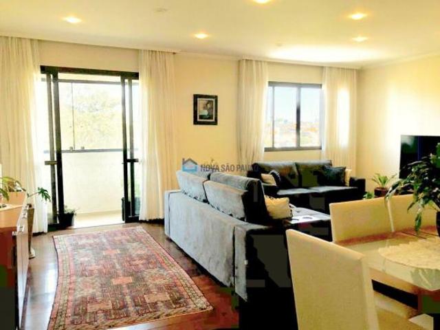 Apartamento a venda no Bairro da Saúde, com 3 dormitórios e 4 vagas