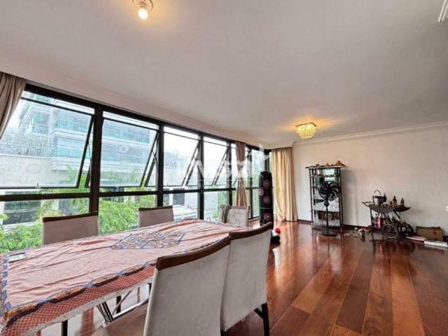 Apartamento à venda no bairro Embaré