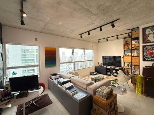 Apartamento à venda no bairro Embaré