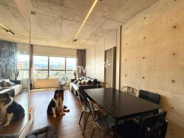 Apartamento à venda no bairro Embaré