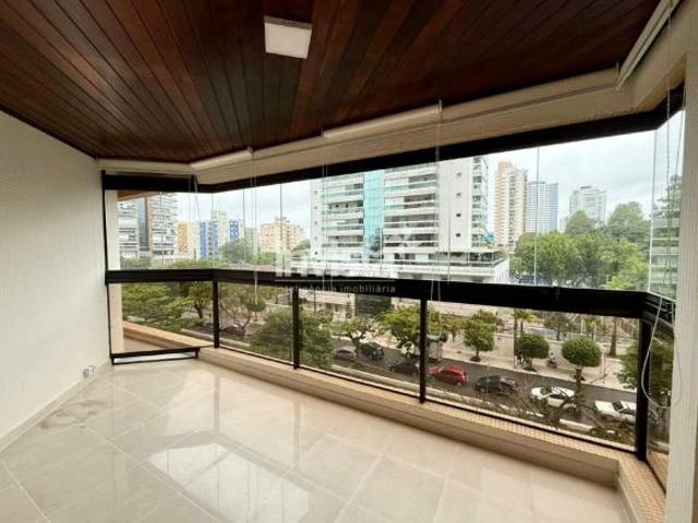 Apartamento à venda no bairro Embaré