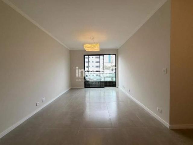 Apartamento à venda no bairro Embaré