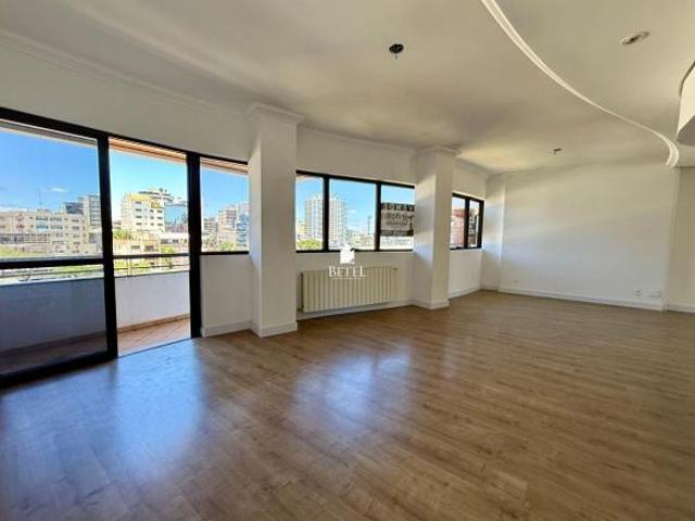 Apartamento à venda no bairro Exposição Caxias do Sul/RS