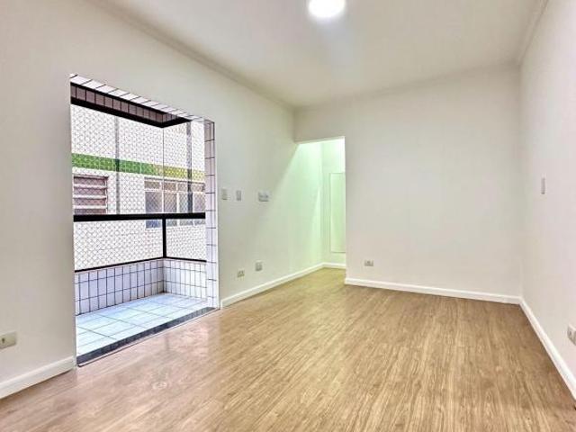 Apartamento à venda no bairro Guilhermina Praia Grande/SP