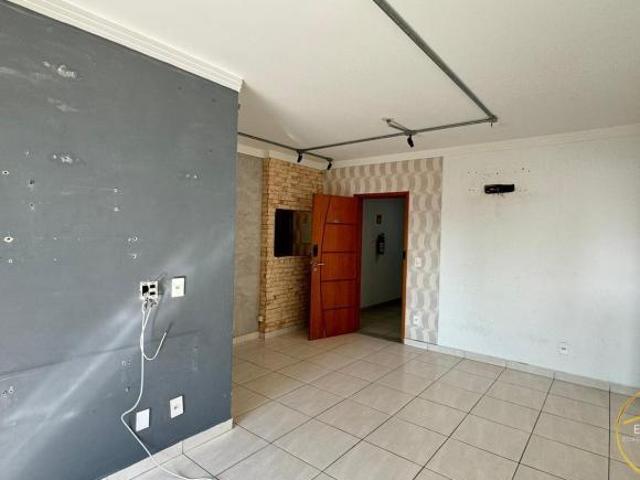 Apartamento à venda no bairro Guilhermina Praia Grande/SP