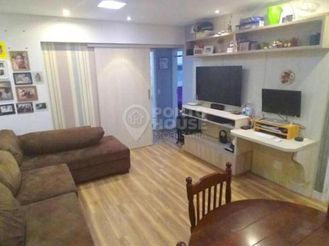 Apartamento à venda no bairro Ipiranga, 2 dormitórios, 01 vaga