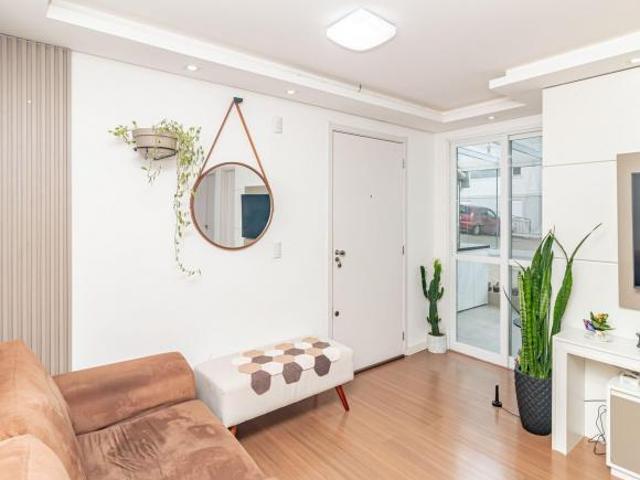 Apartamento à venda no bairro Lomba do Pinheiro em Porto Alegre/RS