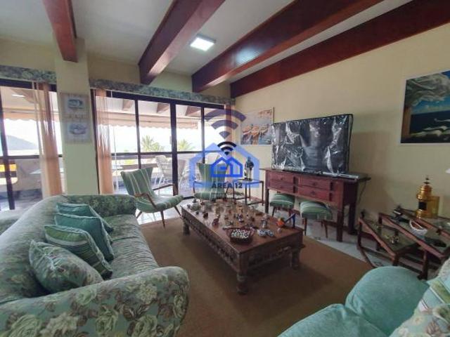 Apartamento à venda no bairro Martim de Sá 4 dormitórios, sendo 2 suítes, sala ampla para 2 ambien