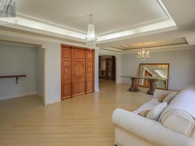 Apartamento a venda no bairro Mont&apos  Serrat