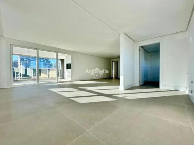 Apartamento à venda no bairro Panazzolo