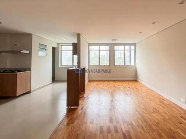 Apartamento à venda no bairro Paraíso com 3 quartos e 1 vaga de garagem