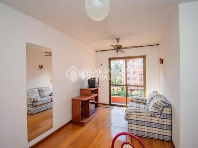 Apartamento à venda no bairro Petrópolis, com 3 quartos