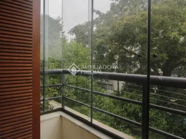 Apartamento à venda no bairro Petrópolis com 94m² e 3 dormitórios/quartos disponíveis