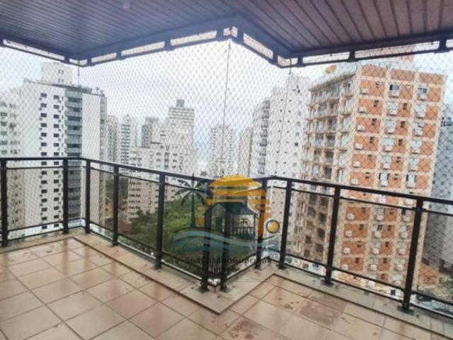 Apartamento à venda no bairro Pitangueiras em Guarujá/SP