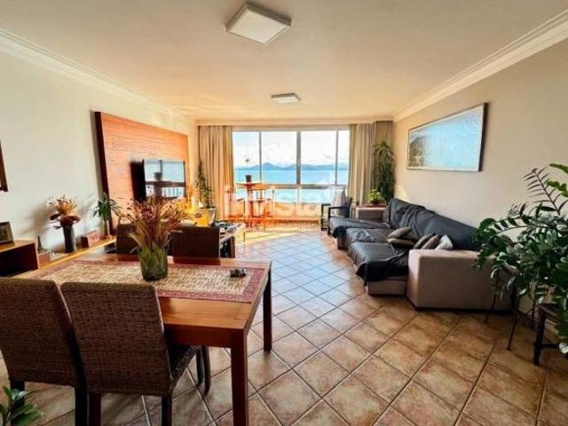 Apartamento à venda no bairro Ponta da Praia