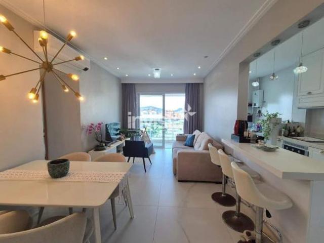 Apartamento à venda no bairro Ponta da Praia