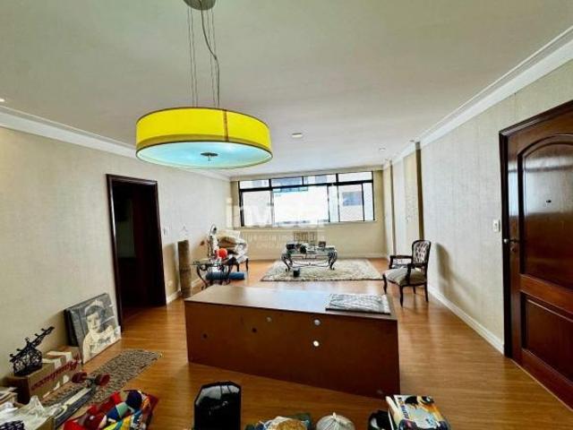 Apartamento à venda no bairro Ponta da Praia
