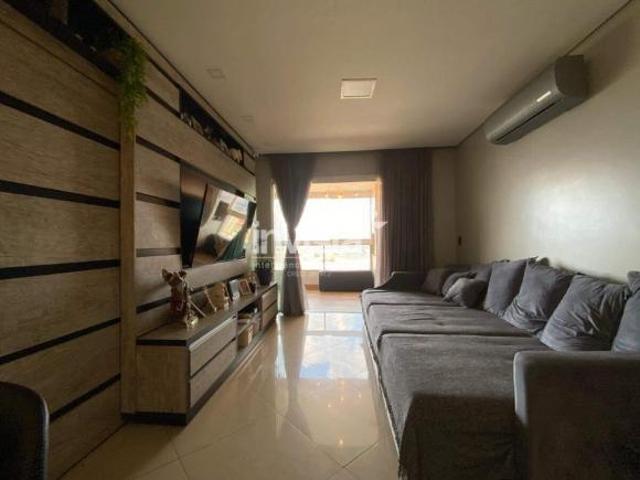Apartamento à venda no bairro Ponta da Praia