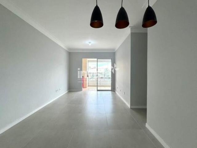 Apartamento à venda no bairro Ponta da Praia