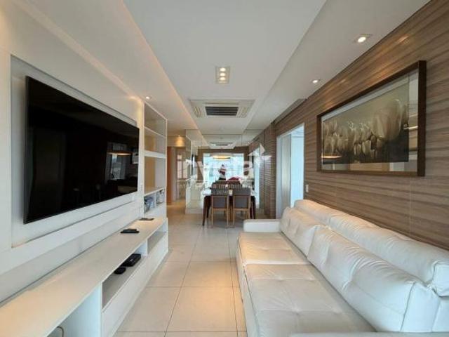 Apartamento à venda no bairro Ponta da Praia