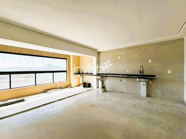 Apartamento à venda no bairro Ponta da Praia
