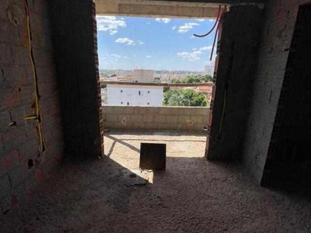 Apartamento à venda no bairro Presidente Roosevelt Uberlândia/MG