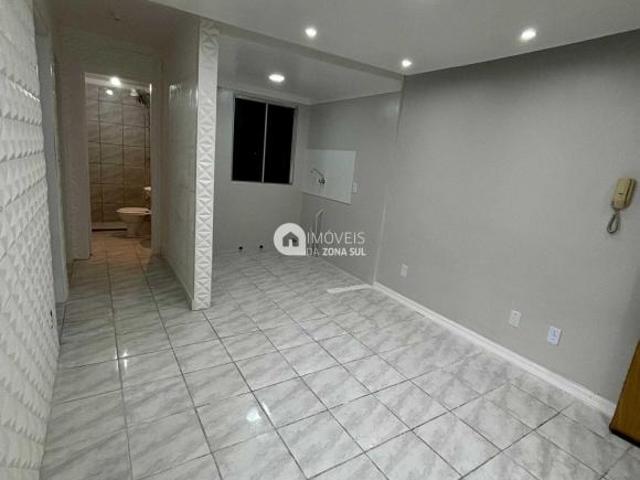 Apartamento à venda no bairro Restinga Porto Alegre/RS