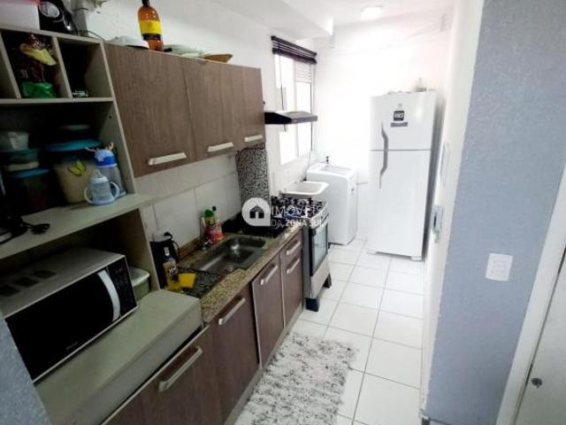 Apartamento à venda no bairro Restinga Porto Alegre/RS