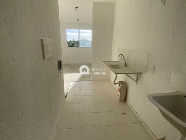 Apartamento à venda no bairro Restinga Porto Alegre/RS