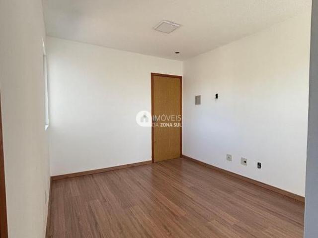 Apartamento à venda no bairro Restinga Porto Alegre/RS