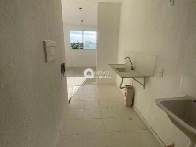 Apartamento à venda no bairro Restinga Porto Alegre/RS