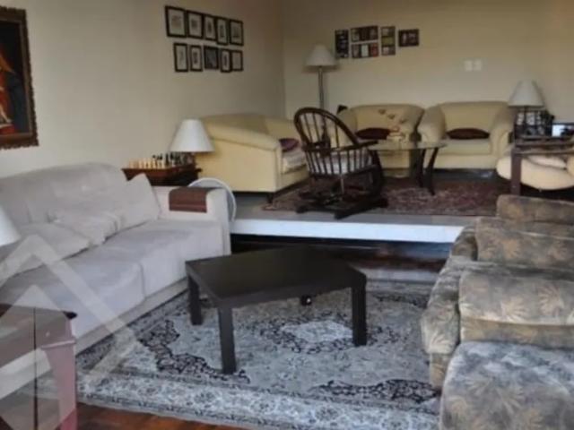 Apartamento à venda no bairro Rio Branco com 221 m² e 3 dormitórios/quartos disponíveis