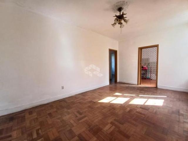 Apartamento a venda no bairro São João, 2 dormitórios, depend. de empregada
