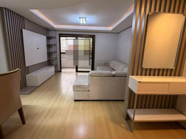 Apartamento à venda no bairro São Pelegrino