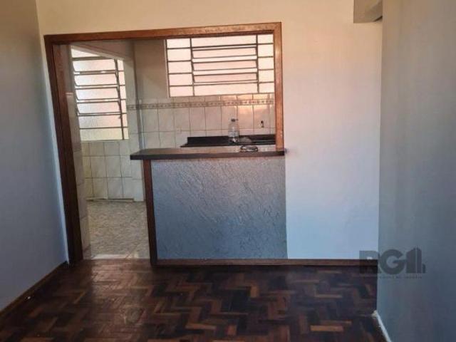 Apartamento à venda no bairro Santa Tereza, em Porto Alegre. Localizado na Rua O
