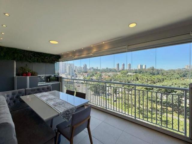 Apartamento à venda no bairro Santo Amaro em São Paulo/SP