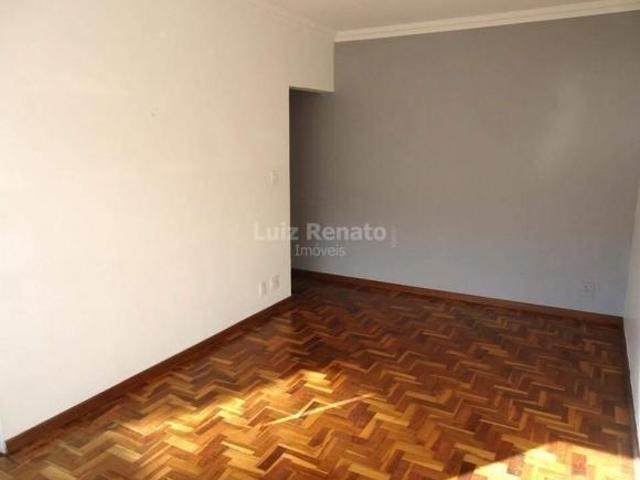 Apartamento à venda no bairro Sagrada Família