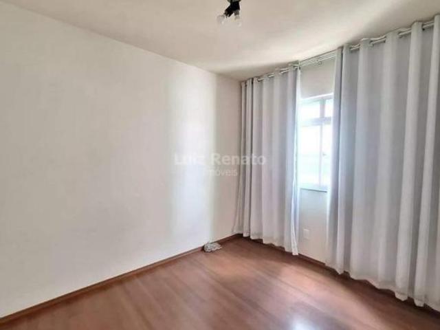 Apartamento à venda no bairro Sagrada Família
