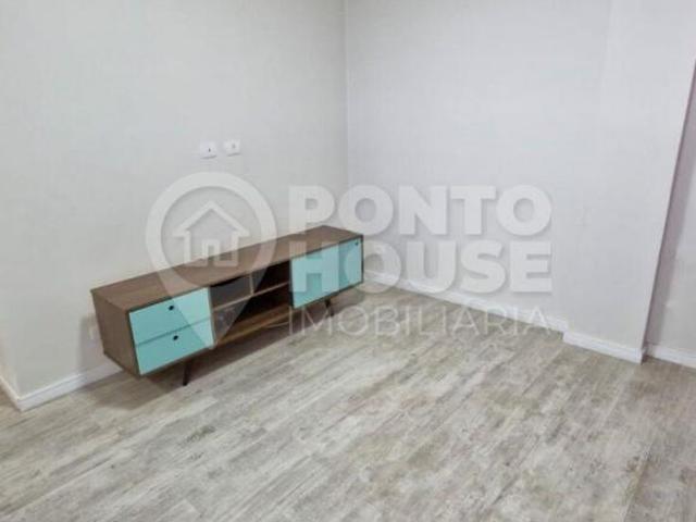 Apartamento à venda no bairro Saúde de 1 dormitório, 1 banheiro e 1 sala