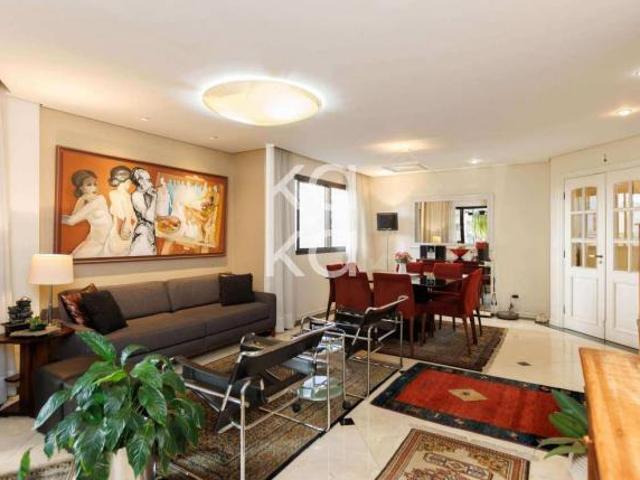 Apartamento à venda no Batel com 4 quartos, 2 suítes e condomínio clube em Curitiba