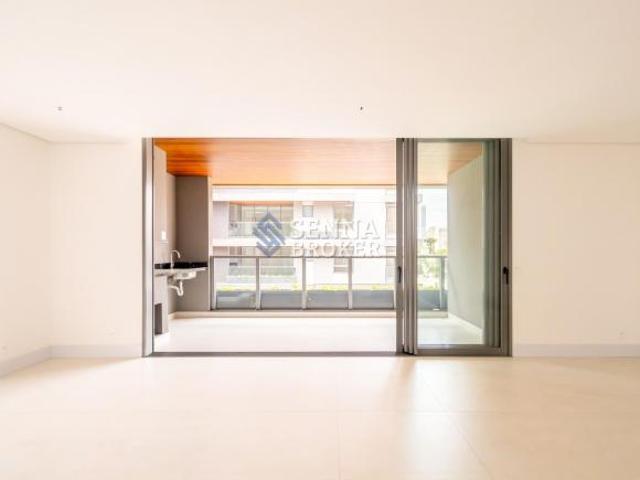 Apartamento a venda no Batel com 3 Suítes e 3 vagas de garagem