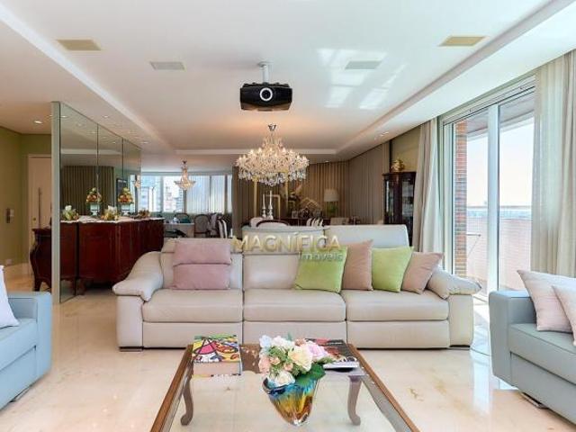 Apartamento à venda no Batel – Elegância Clássica