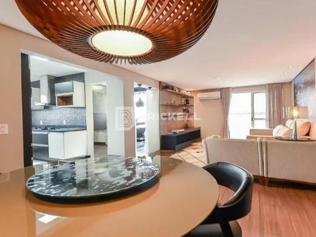 Apartamento à Venda no Batel, 3 Dorms, 103m², R$995mil