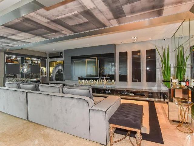 Apartamento à Venda no BatelPreço: R$ 3.550.000,00