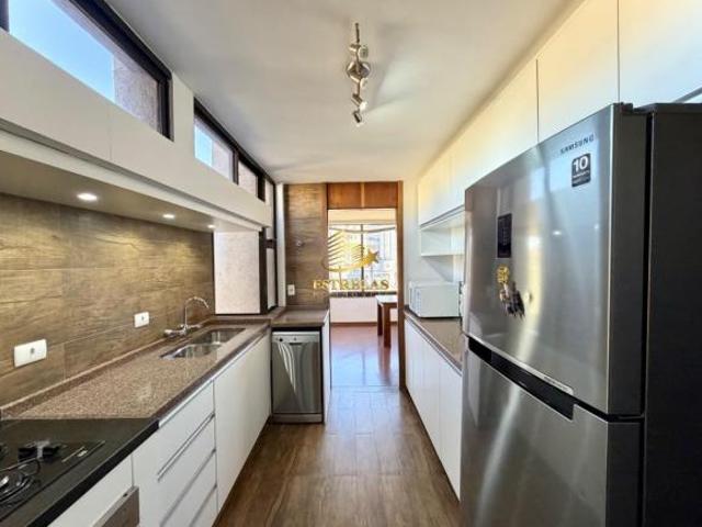 Apartamento à venda no Bigorrilho com 255,10 m² privativos. 3 quartos, 1 suíte, 2 vagas. Venha conhe