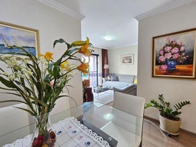 Apartamento à Venda no Bosque da Saúde com 3 dormitórios