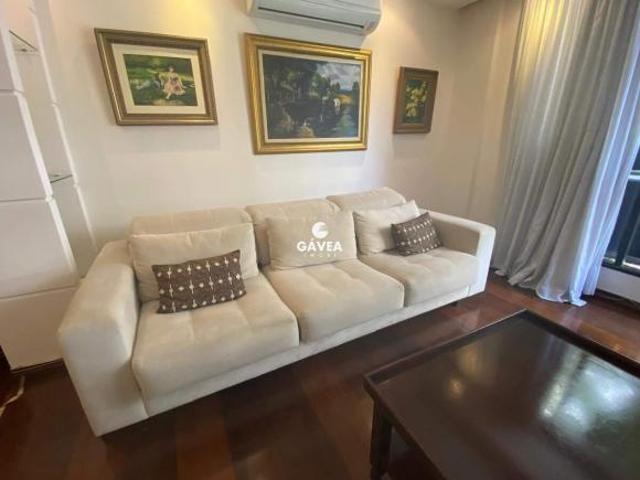 Apartamento à venda no Boqueirão em Santos