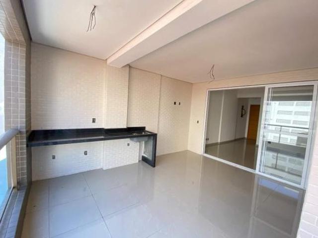 Apartamento à venda no Boqueirão em Santos