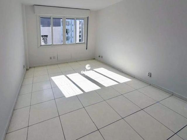 Apartamento à venda no Boqueirão em Santos